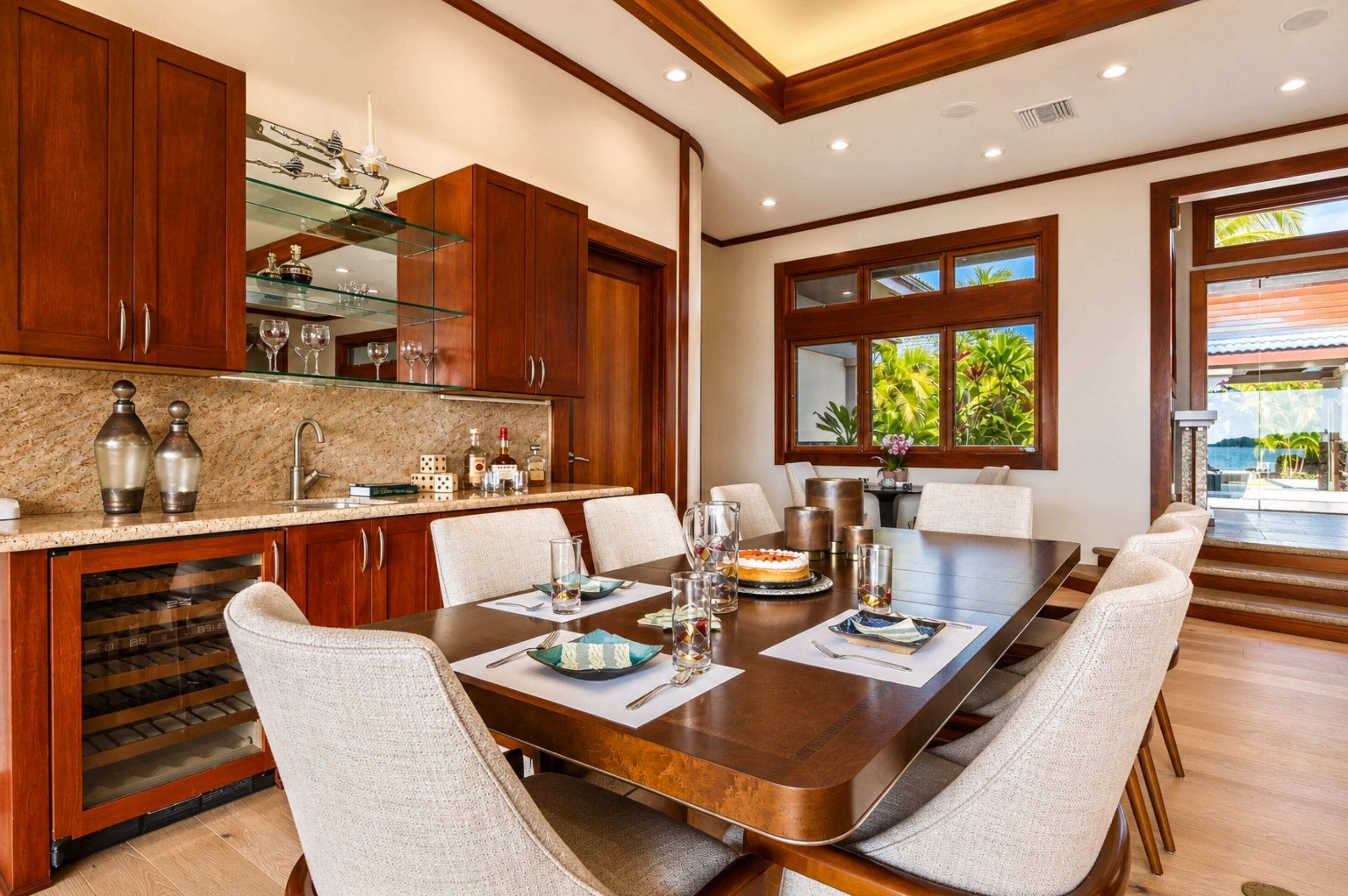 Estúdio (4 Bedrooms) | Sala de jantar