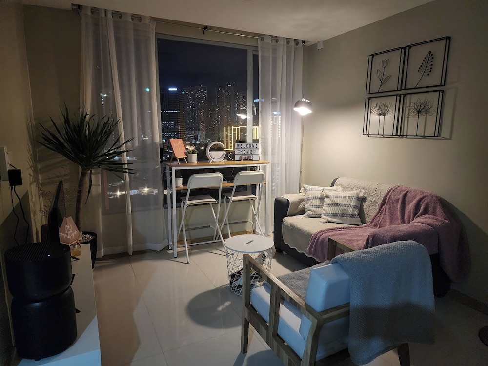 Cozy 1br Condo In Mandaluyong City With City Skyline View - Ortigas Center