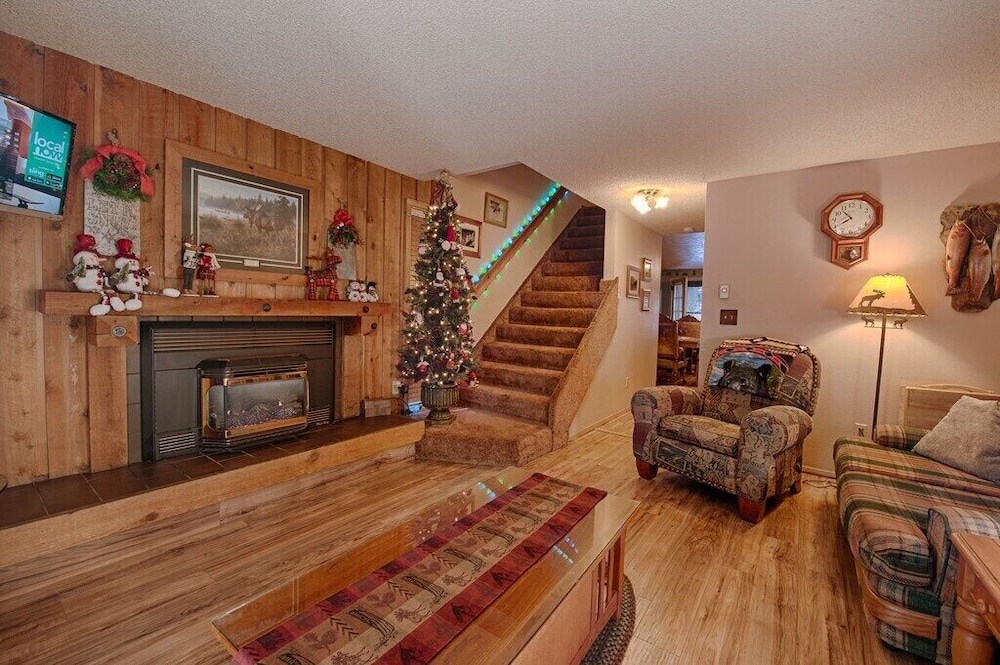 Homestead 8 - West Yellowstone, MT