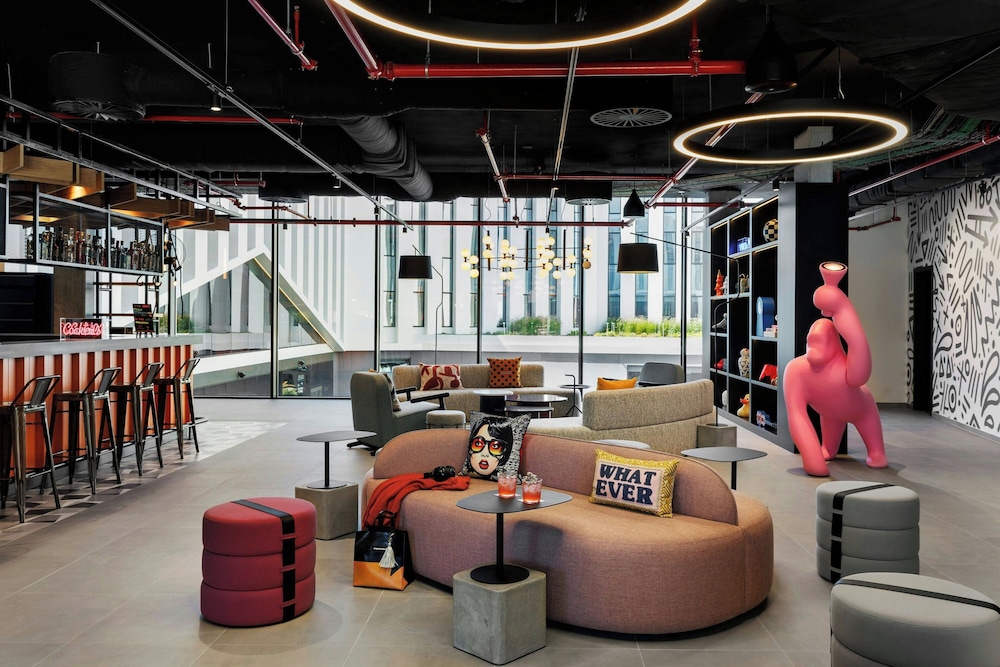 Moxy Alfragide Lisboa - Amadora