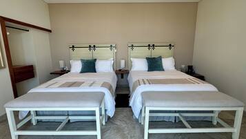 Suite Deluxe, 2 camas de casal | Ferro/tábua de engomar, Wi-fi grátis