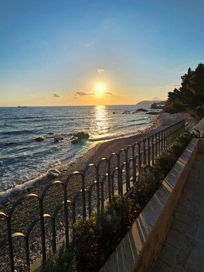 Vista para praia/oceano