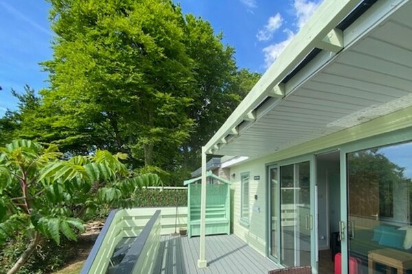 Snowdonia 1-bed Chalet, Sleeps 2, Stunning Views - Machynlleth