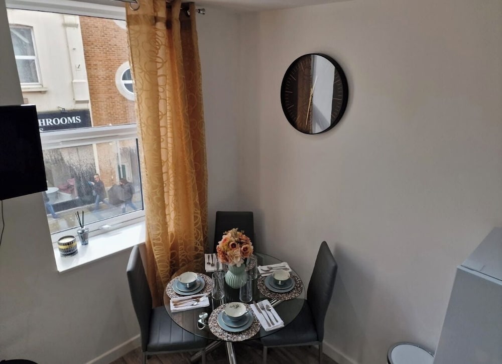 1 & 2 Bedroom Apartments In Watford - Watford