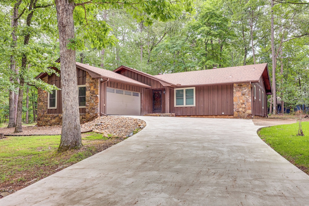 Walk To Lake Desoto: Hot Springs Village Retreat! - Hot Springs Village, AR