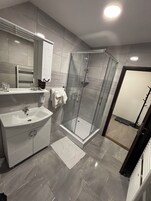Deluxe Double room with King size bed, Garden View (1) | Banheiro