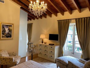 Suite Júnior, vista para o vale | Cofre no quarto, cortinas/cortinados opacos, ferro/tábua de engomar 