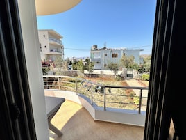 Estúdio Standard, varanda, vista para o jardim | Varanda