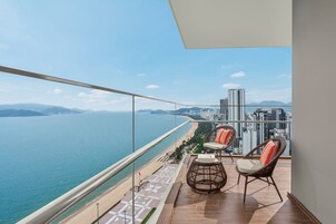 Nha Trang Bay Suite, 1 King bed | Vista do quarto