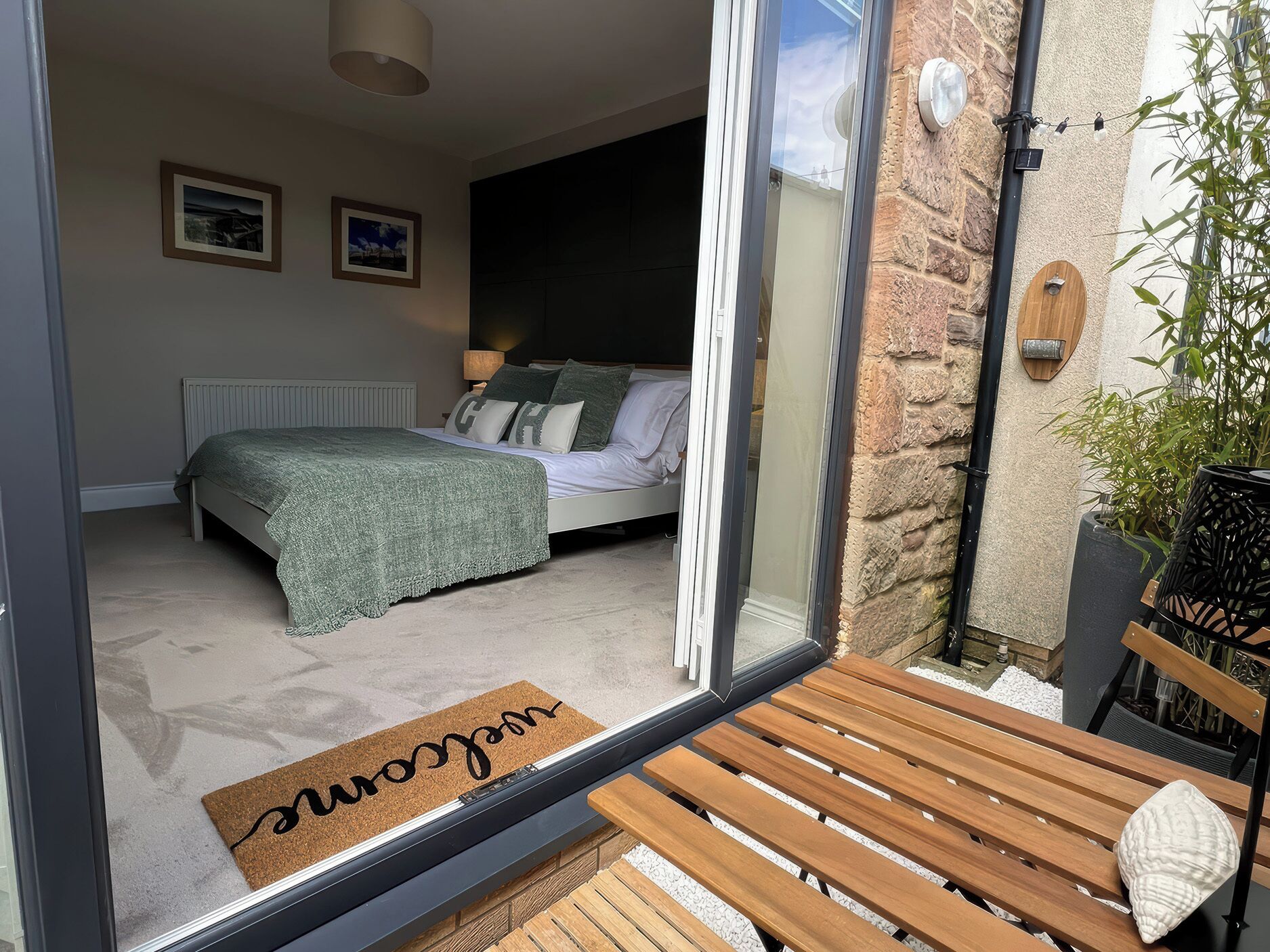 4 quartos, com decoração personalizada, com mobília individualizada 