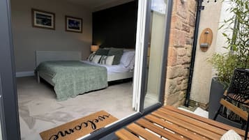 4 quartos, com decoração personalizada, com mobília individualizada