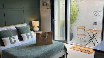 4 quartos, com decoração personalizada, com mobília individualizada