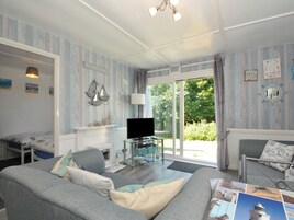 2 quartos, com decoração personalizada, com mobília individualizada