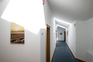 Wi-Fi de cortesia, roupa de cama