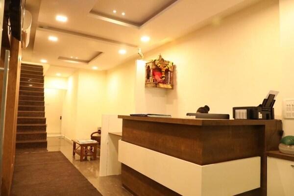 Galaxy Inn By Glitz Hotels - Mumbai