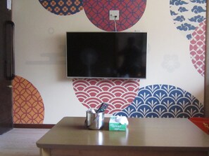 Casa básica, para não fumantes, sacada | Edredons de pluma, Wi-Fi de cortesia, roupa de cama