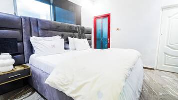 Apartamento Comfort, 3 quartos, Vista para a cidade | Secretária, quartos insonorizados, ferro/tábua de engomar, Wi-fi grátis