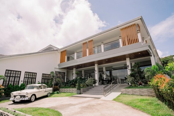 Alta Terra Hotel Tagaytay - Tagaytay