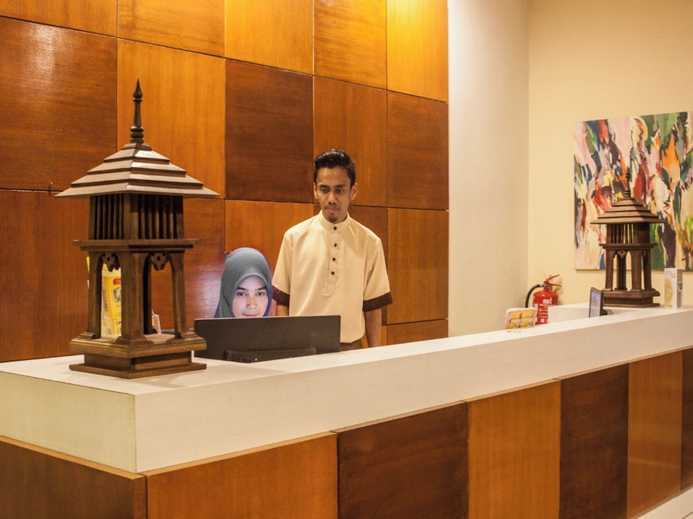 Dancenter Near Cenang Clinic - Pantai Cenang