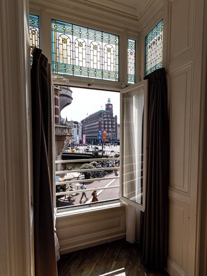 Quarto Duplo ou Twin, 2 camas individuais | Secretária, secretária adequada para computadores portáteis 