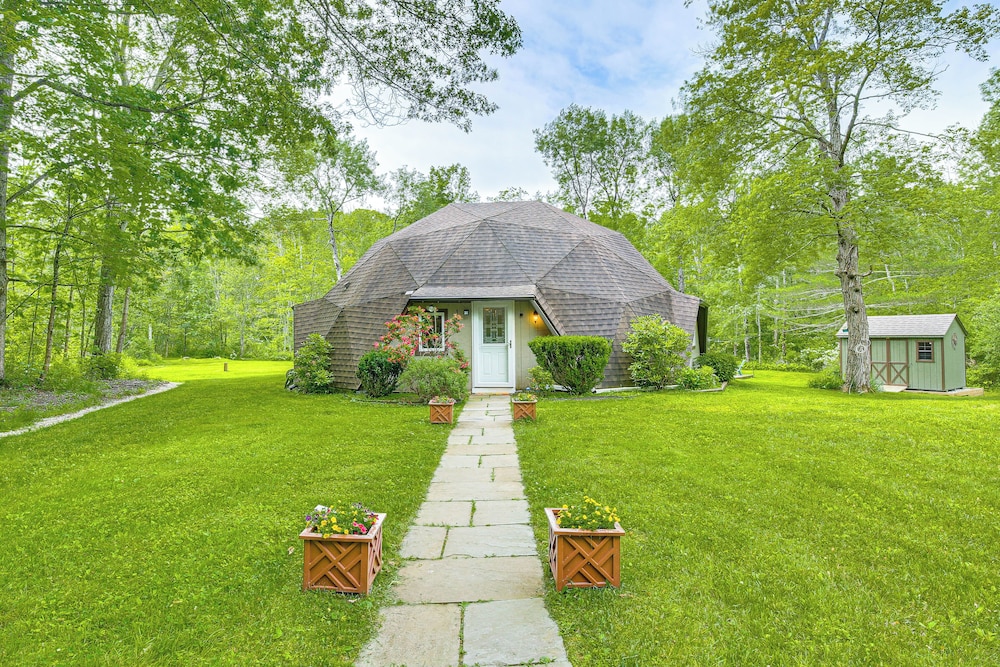 3 Mi To Kent Falls: Nature Escape W/ Deck & Garden - Kent, CT