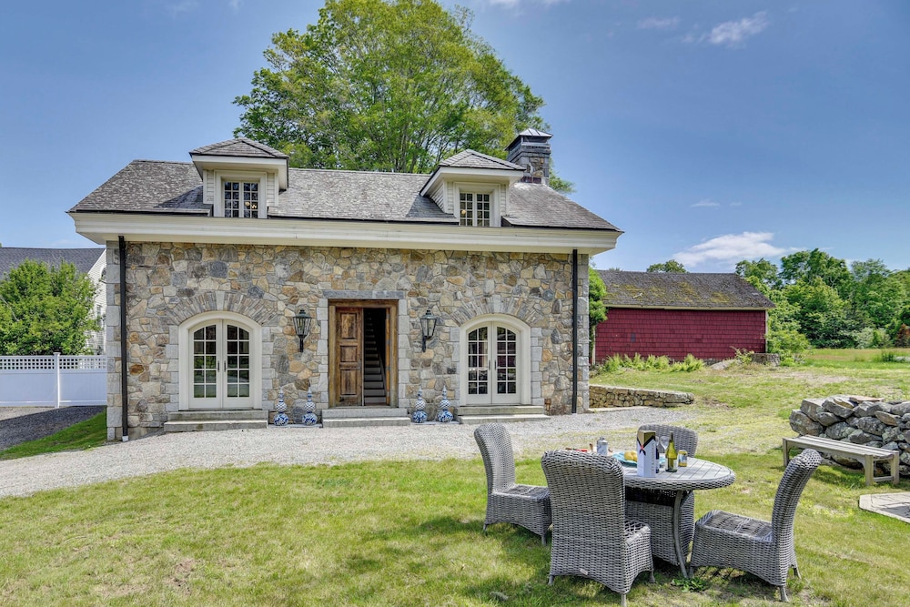 French Château Near Beaches, Mystic & Casinos! - Westerly, RI