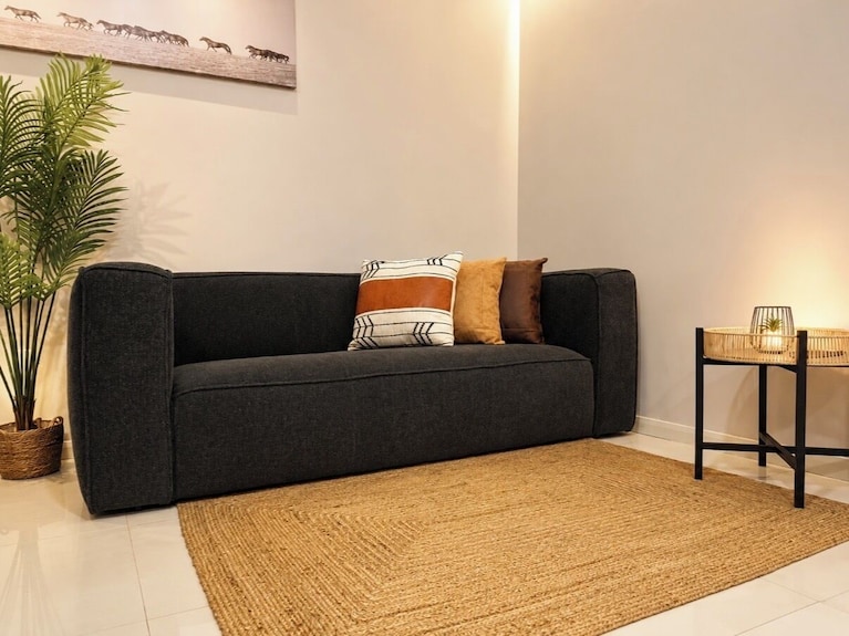 Contemporary Umhlanga Stay W/ Free Wifi, Pool & Gym - Umhlanga
