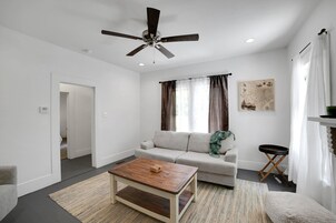 Casa, 3 quartos | Sala de estar | Smart TV, serviços de streaming 