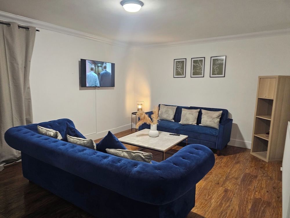 Cozy Retreat In Bridgend With 3 Bedrooms - Bridgend
