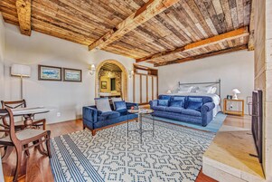 Suite Royal, vista para o jardim | Cofre no quarto, cortinas/cortinados opacos, Wi-fi grátis 