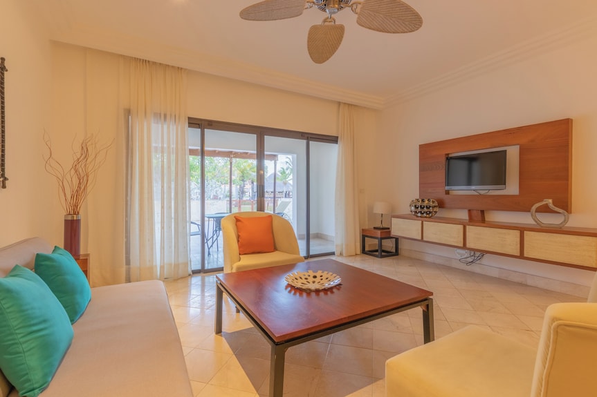 Cap Cana Poolfront Apt W/ Private Gated Terrace At Fishing Lodge - Punta Cana