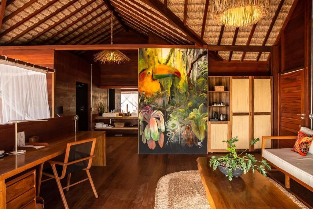 Suíte luxo, vista para a praia | Cofres nos quartos, espaço de trabalho para notebook, cortinas blackout