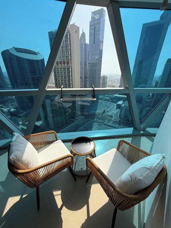 Damac Park Tower, Luxury 2BR with Stunning City Views Reviews, Deals ...