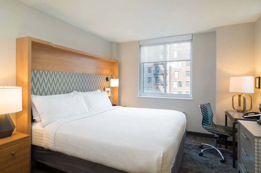 Walk To One World Trade + Fitness Room & Wi-fi - New York City