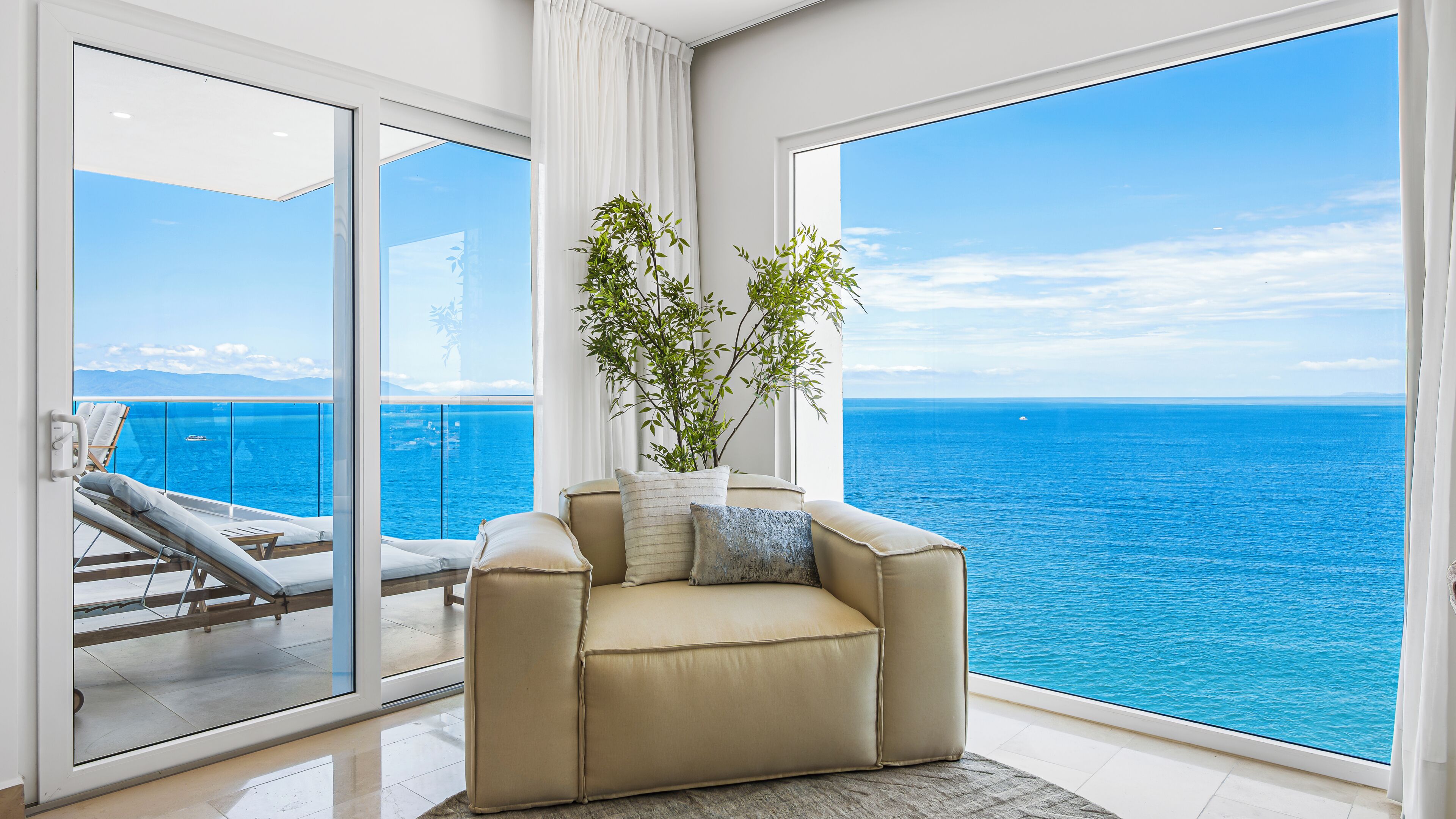 Apartamento de Luxo, 4 quartos, varanda, vista para o oceano | Wi-fi grátis 