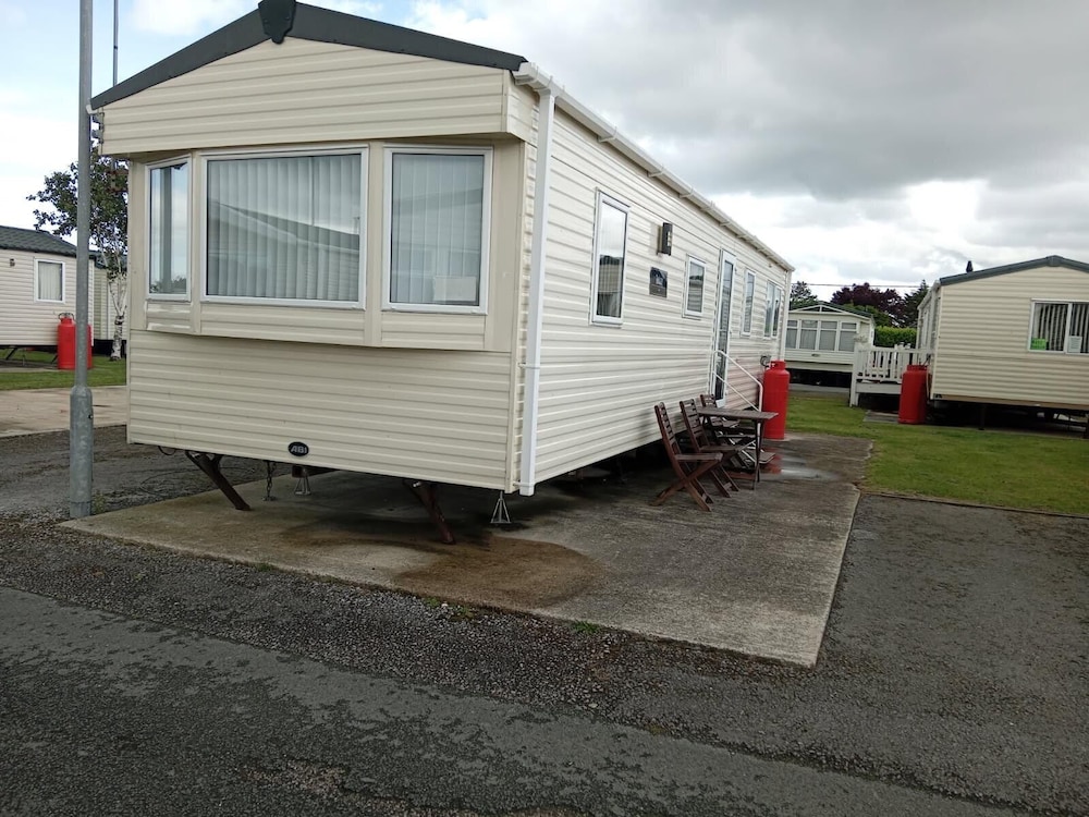 Lyons Oakfields, Towyn, 3 Bedroom, Pet Friendly - Wales