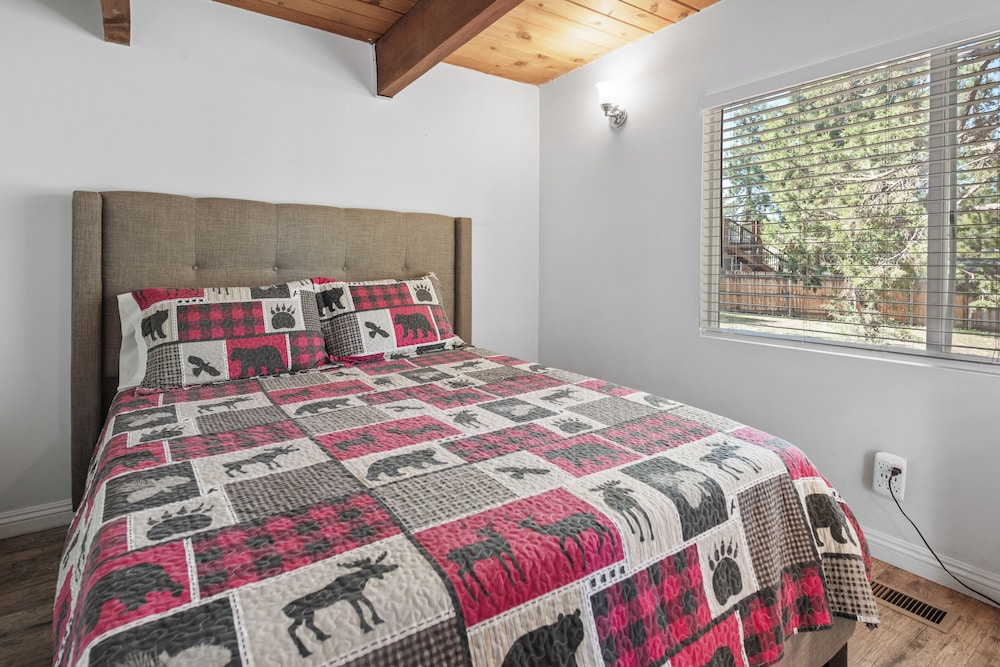 Redwood Elegance - Big Bear, CA