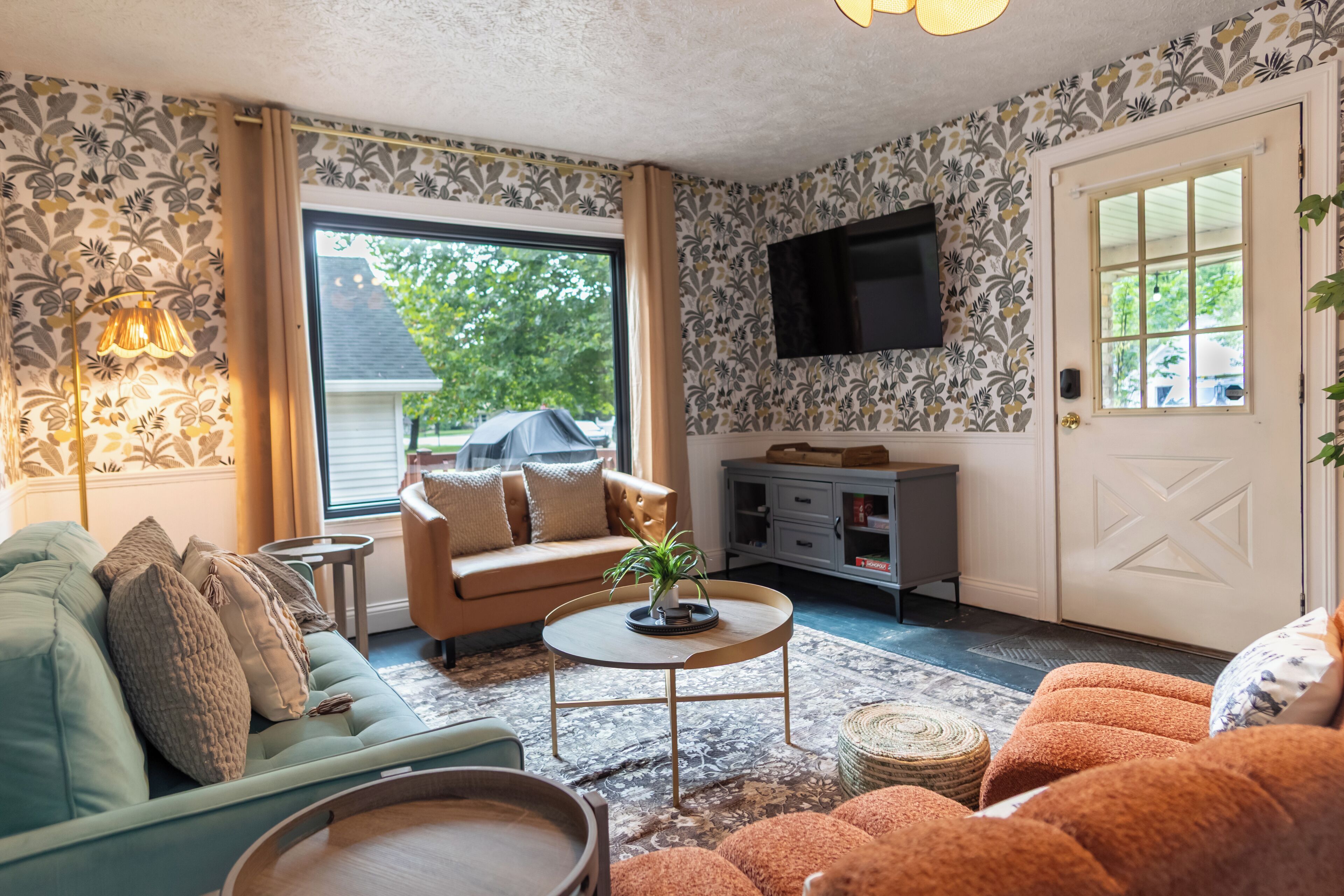 Game Room, Hot-tub, Gym, Pet-friendly, Sleeps14 - Greenwood, IN
