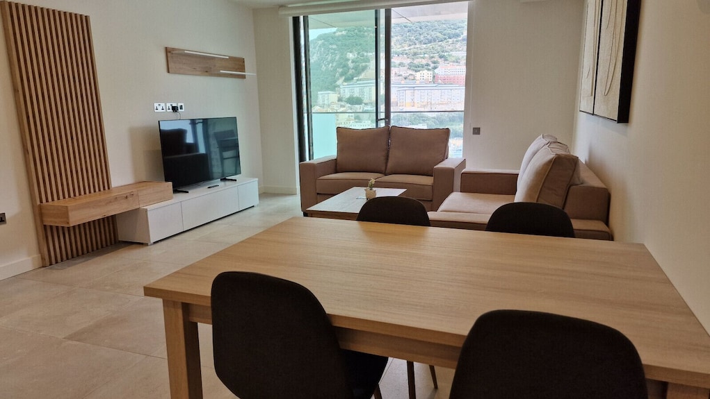 A Unforgettable Awaits At Eurocity - Gibraltar