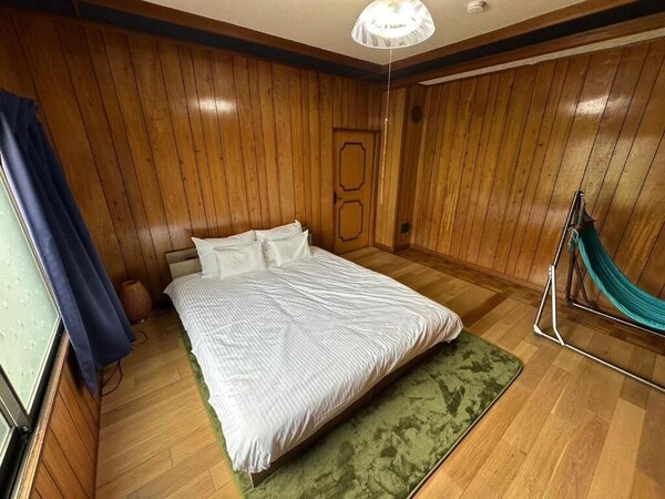 Gray House Toya - Date