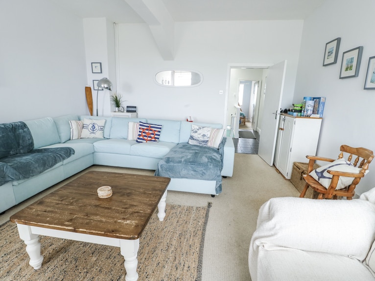 Lady Of The Lake Suite, Family Friendly In Trearddur Bay - 앵글시