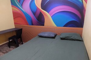 Quarto Standard | Secretária, Wi-fi grátis, roupa de cama fornecida 