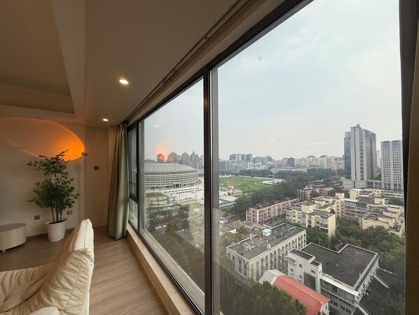 Quarto casal superior, vista para a cidade | Vista do quarto