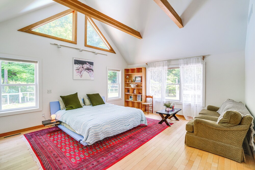 9 Mi to Dtwn Hudson: Pet-Friendly Home w/ Pool - Craryville | Vrbo