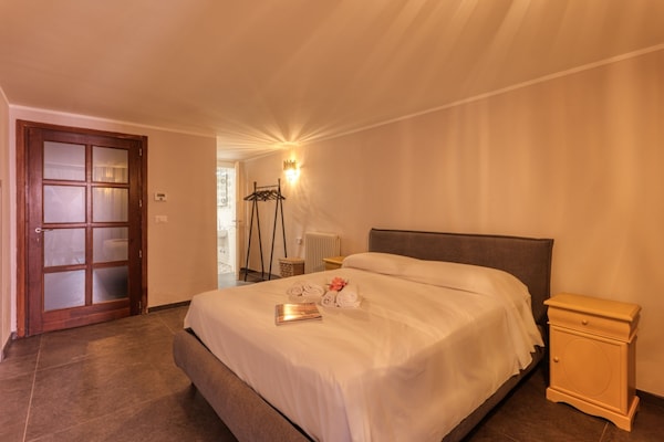 Villa Belvedere Condor - L - With Pool - Alassio