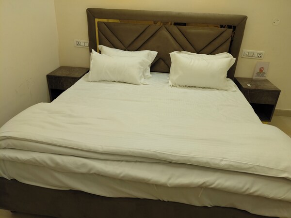 Modest Rooms By Libra - New Chandigarh