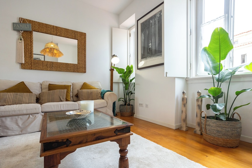 Family Beach House - 5 Minutes Walk From The Beach.\nsun, Wine, And Lots Of Fun!! - Estoril