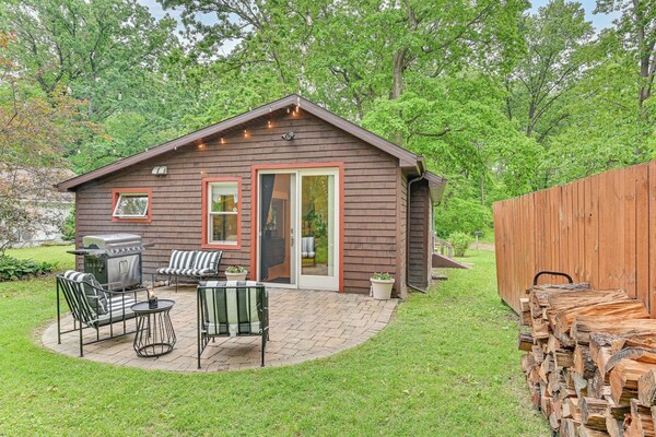 Walk To Kelsey Lake: Cassopolis Home W/ Yard! - Dowagiac, MI