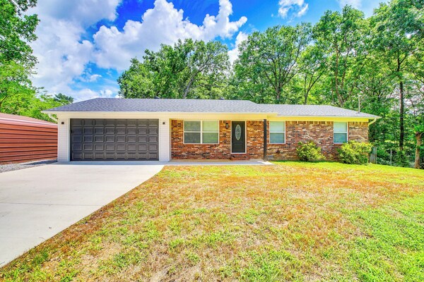 6 Mi To Dtwn: Hot Springs Abode W/ Yard! - Hot Springs, AR