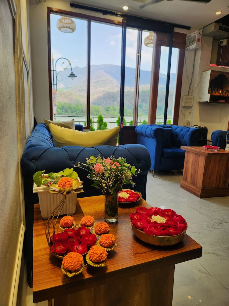 Stay On The Ganges - Rishikesh